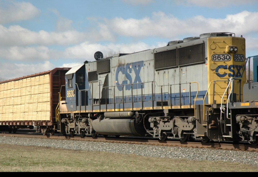 CSX 8630, East on CSX